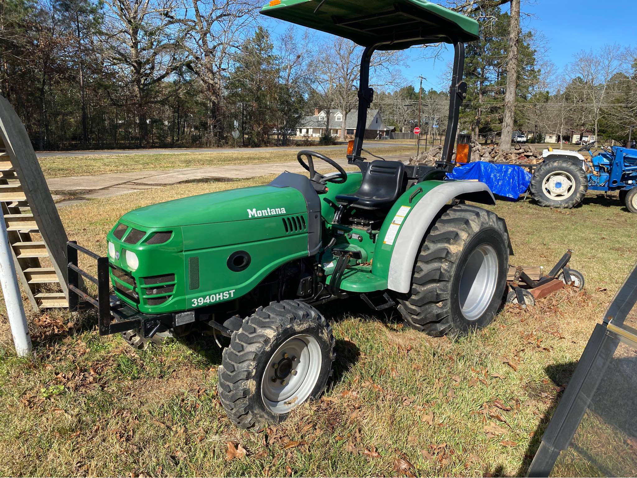 How Much Can A Lawn Tractor Pull: Maximum Pulling Capacity 2026